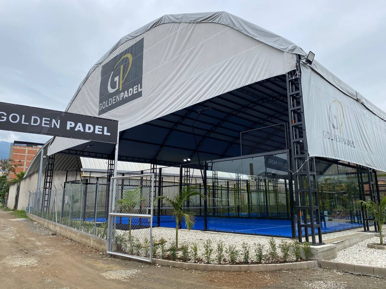 ¿Cómo elegir la cubierta para una cancha de pádel? | Comando Construcciones